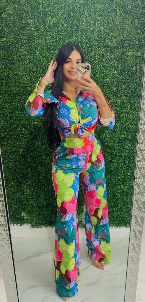 Two-Piece Flower Set – AVANSHI